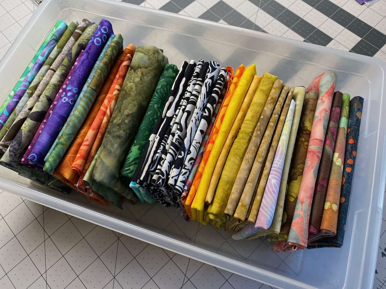 How Do You Organize Your Quilting Fabric? | Quiltblox.com